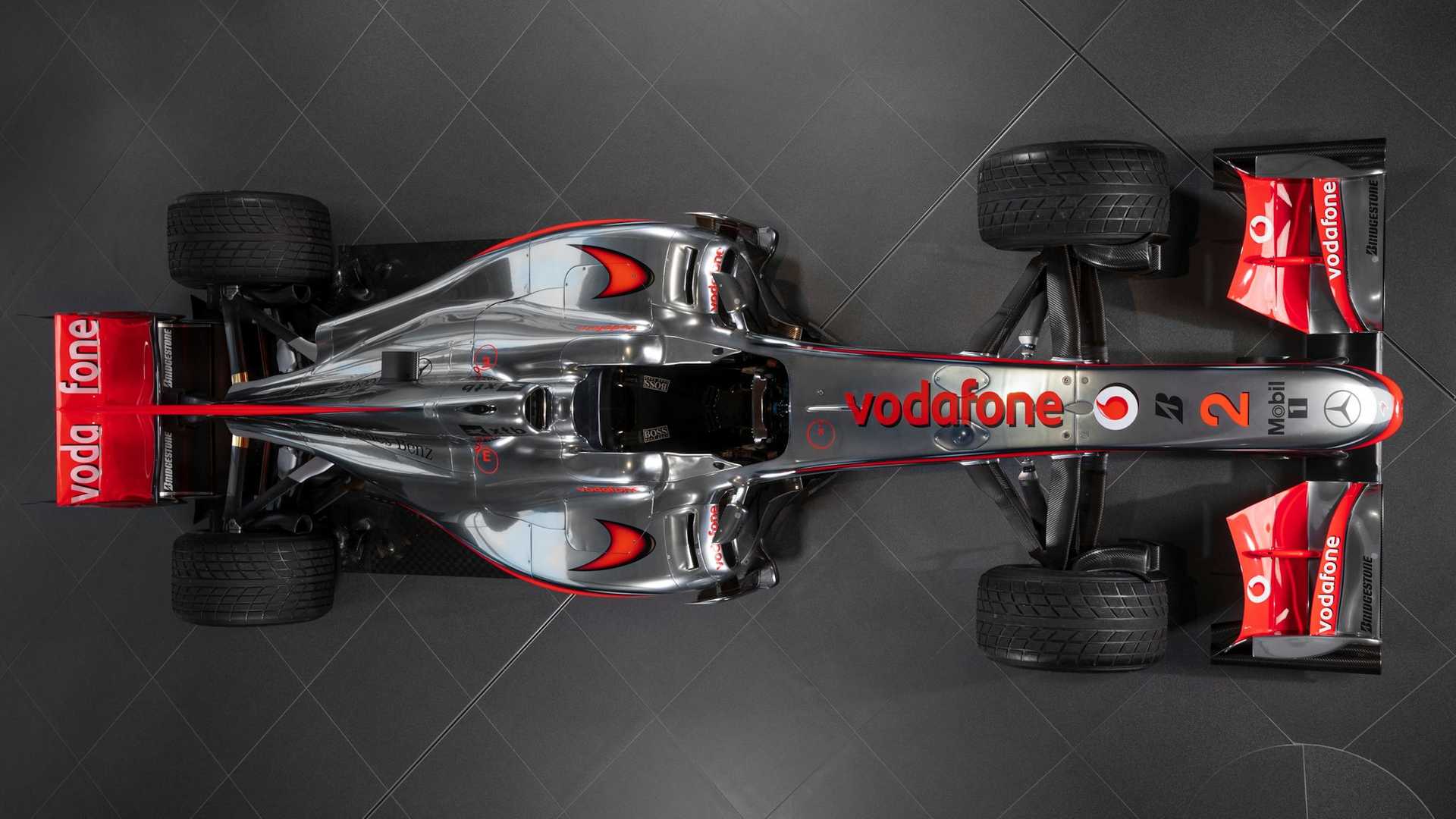 Lewis Hamilton's first F1 car sold for a record $6.6 million in an ...