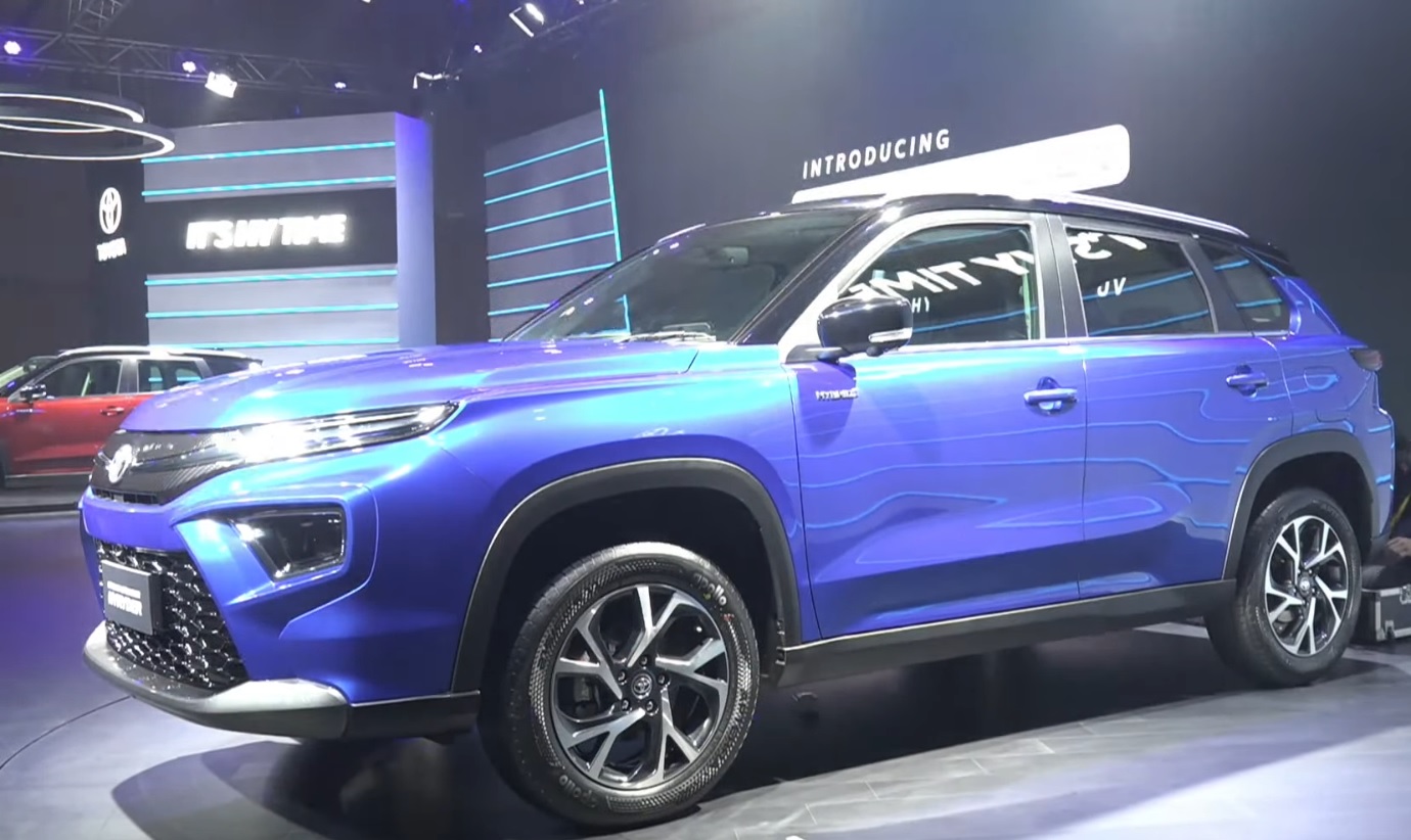 Toyota launches the Urban Cruiser Hyryder in India! Gets 4x4 and Hybrid ...