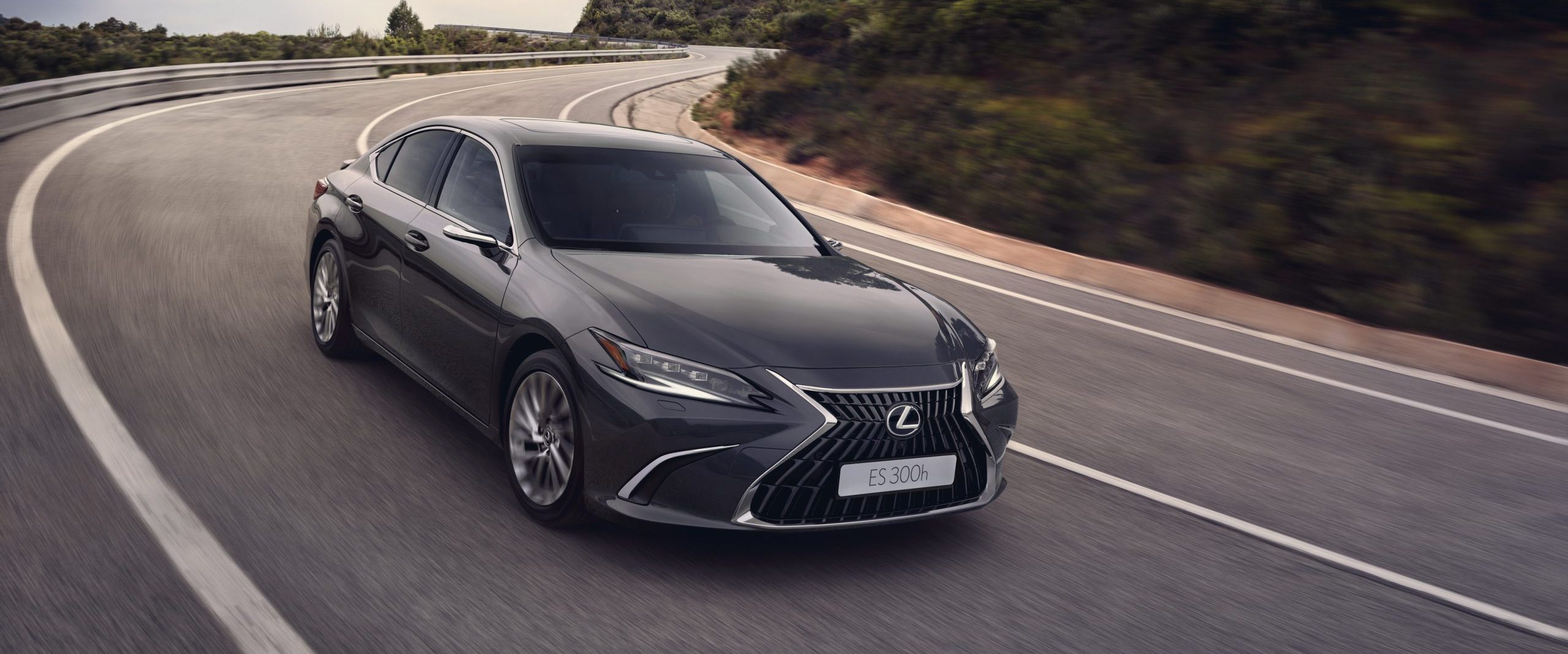 Lexus updates the ES in Europe - Now comes with more features and newer ...